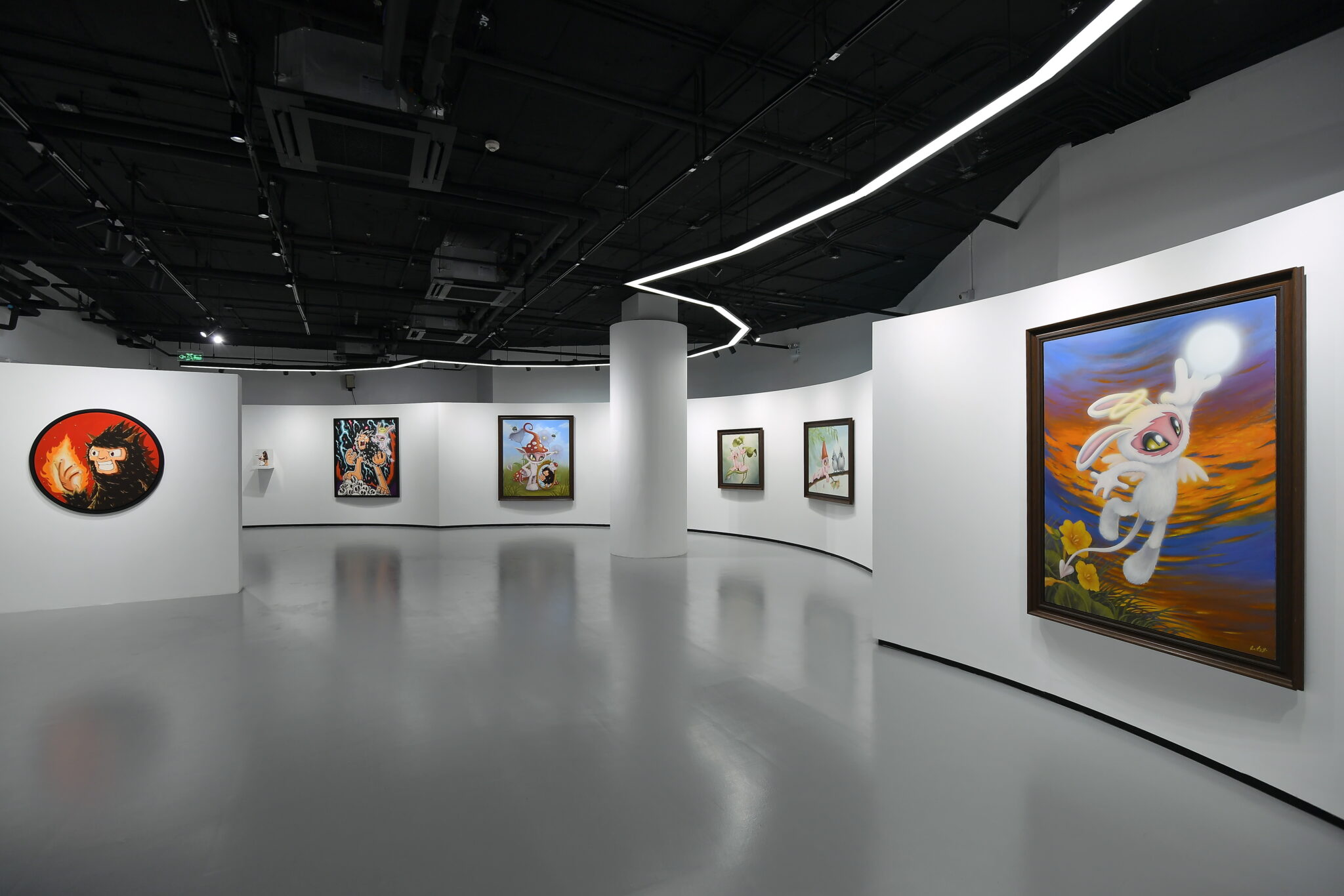 THE OTHER SIDE - TRENDY GALLERY